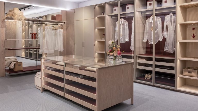 Walk-in closet by Ornare: how to design a space that works as hard as ...